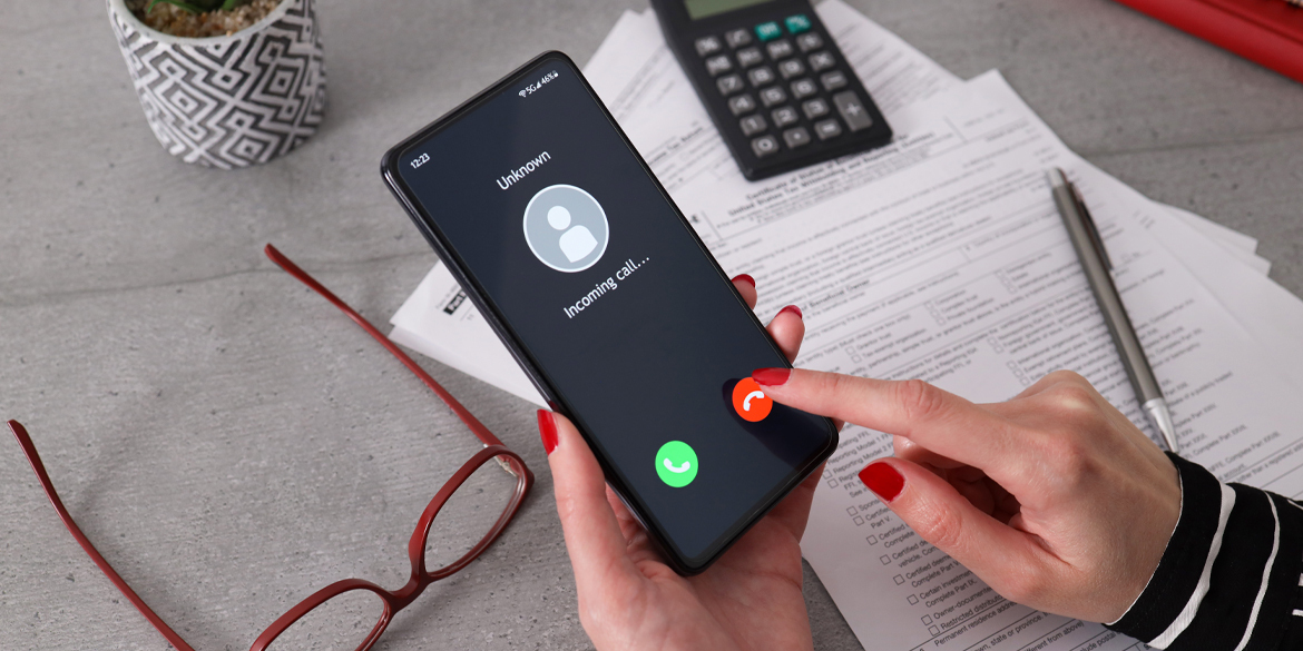 How to Find Out Who a Phone Number Belongs to| Spokeo